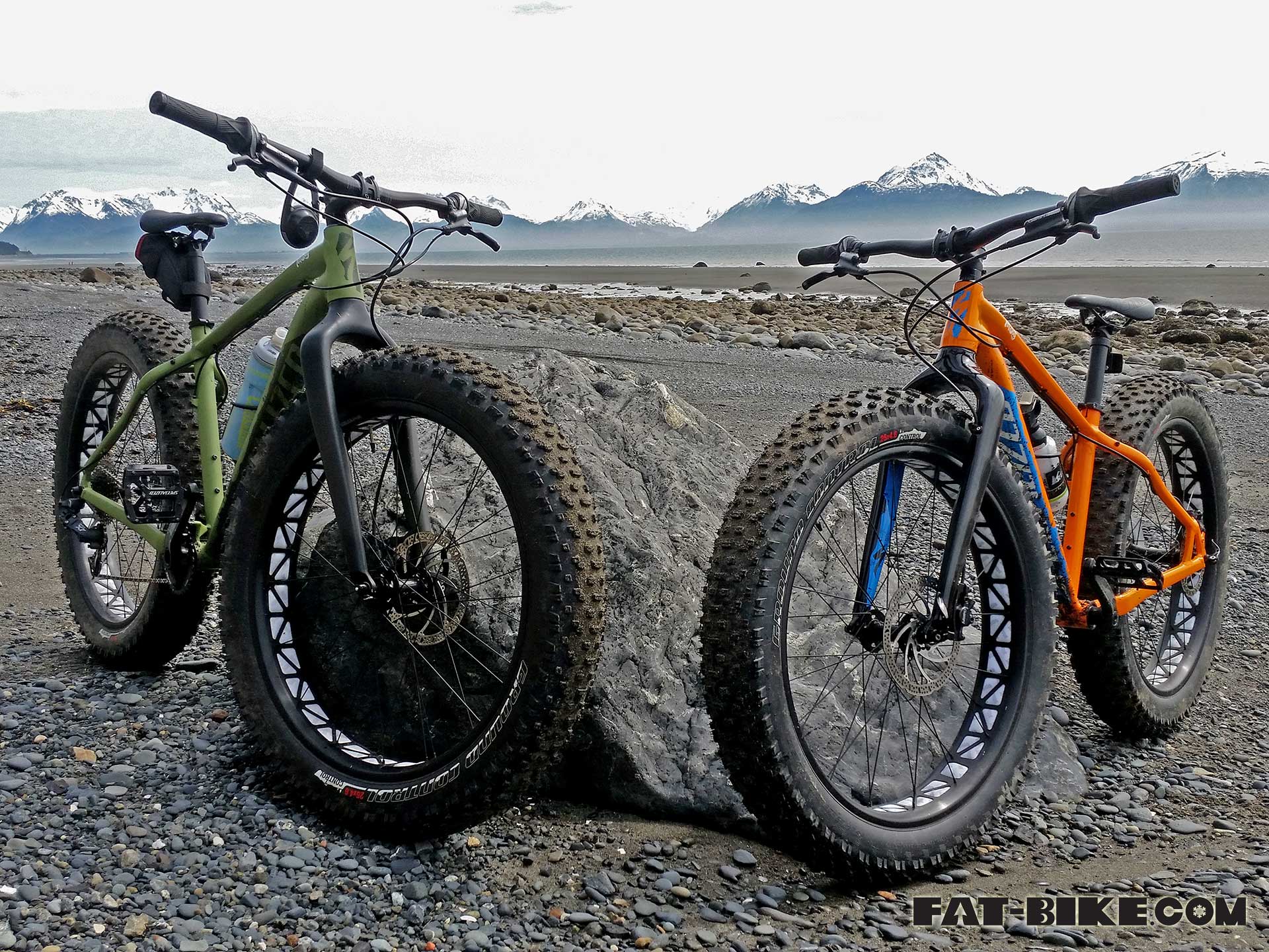 Wallpaper Wednesday – Fatbikes in Homer | FAT-BIKE.COM
